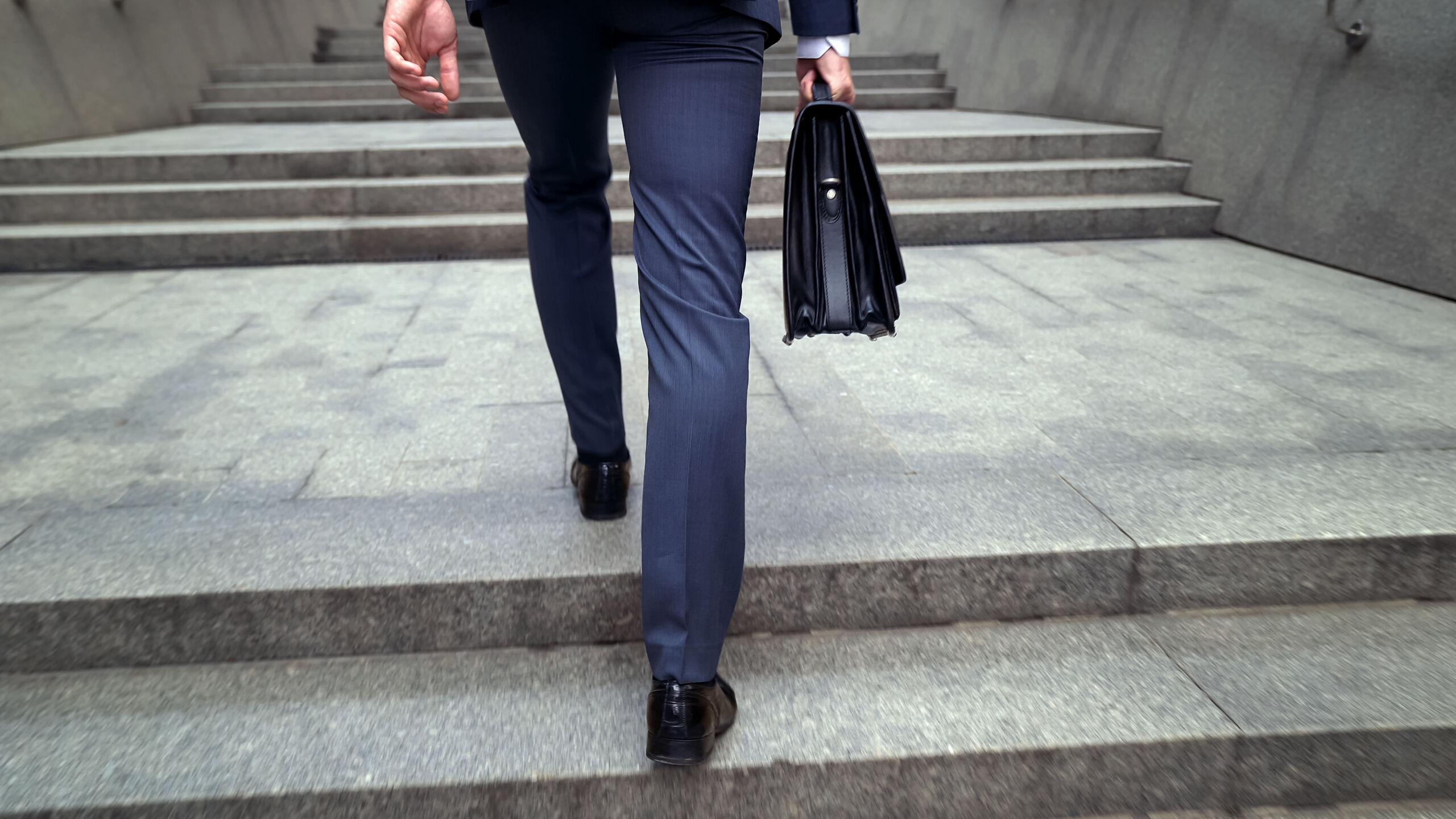 How to report on litigation to C-Suite or board of directors